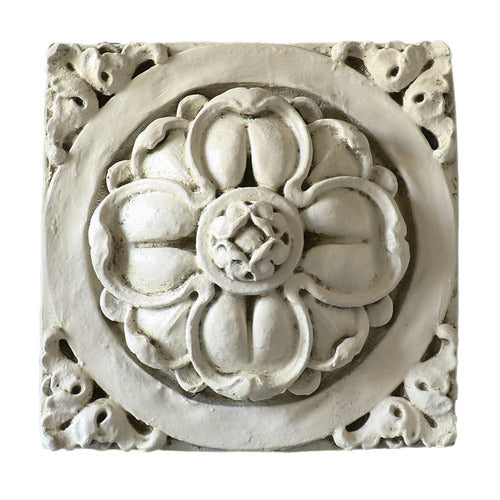 Intricate Charm: Clover Detail Architectural Sculpture for Exquisite ...